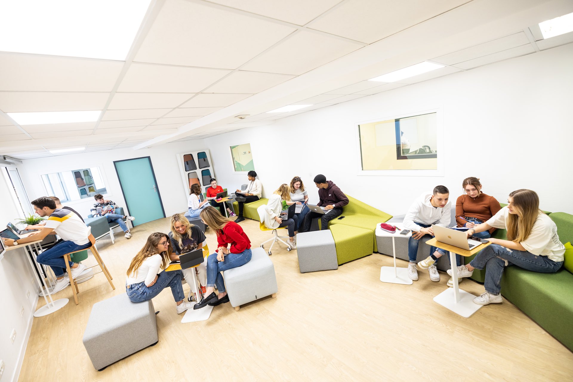 1ère année programme grande école de communication à Rouen - ISCOM